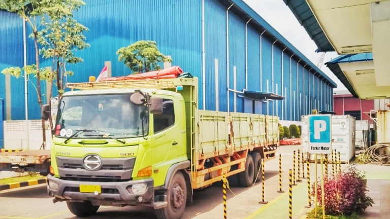 Kenali Jenis Truk Dalam Penyedia Jasa Penyewaan Truk Cargo Lossbak ...